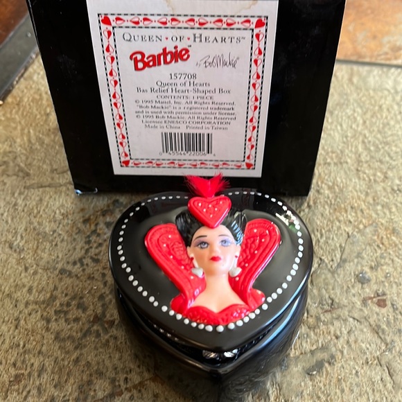 Mattel | Accessories | New Barbie Queen Of Hearts Heart Shaped Box New ...